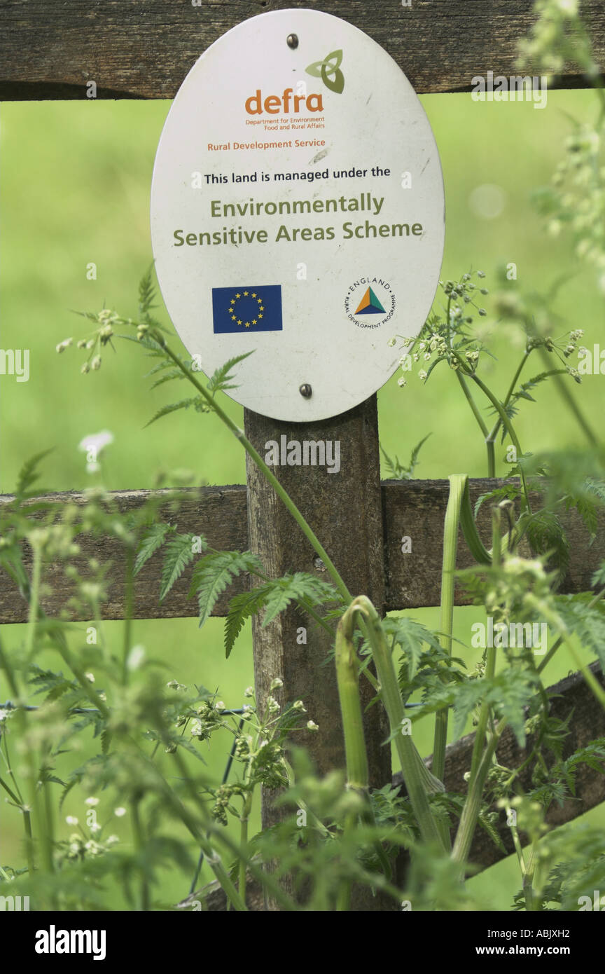 Environmentally sensitive areas sign hi-res stock photography and ...