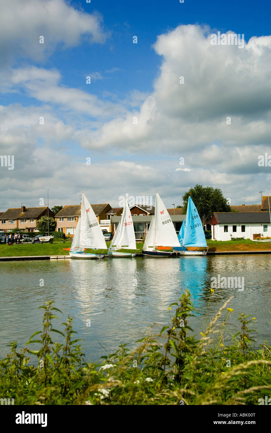 River thames sailing hi-res stock photography and images - Alamy