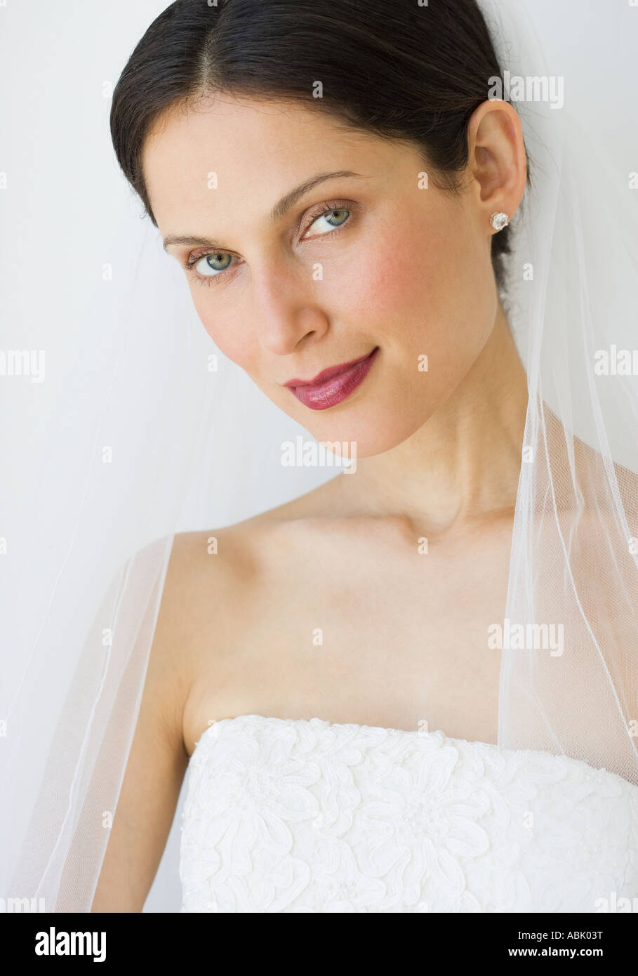 Portrait bride wearing veil hi-res stock photography and images - Alamy