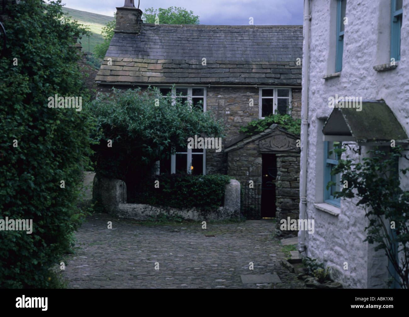 House cottage quaint dent houses hi-res stock photography and images ...