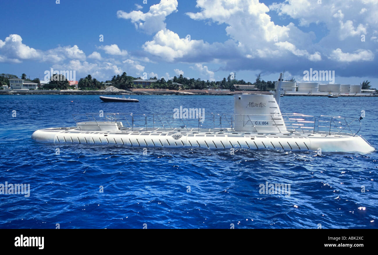 Atlantis submarine grand cayman island hi-res stock photography and ...