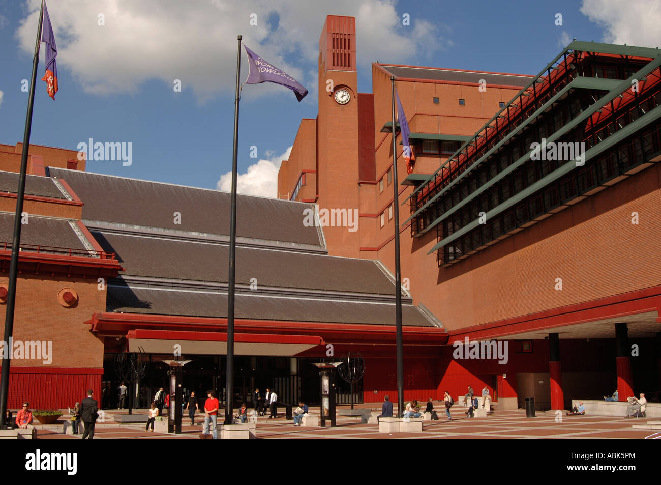 British library outside london hi-res stock photography and images - Alamy