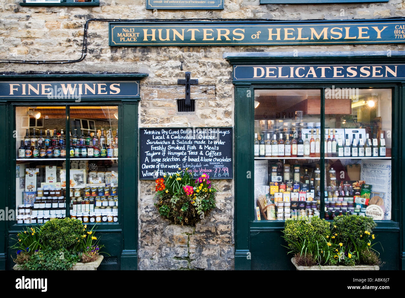 Traditional shop helmsley hi-res stock photography and images - Alamy