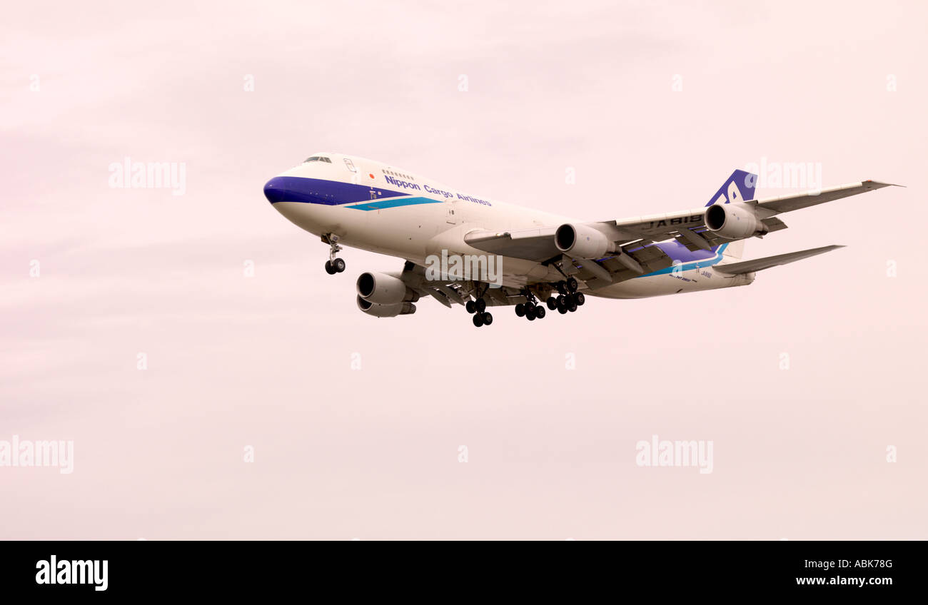 Boeing 747 landing flaps hi-res stock photography and images - Alamy