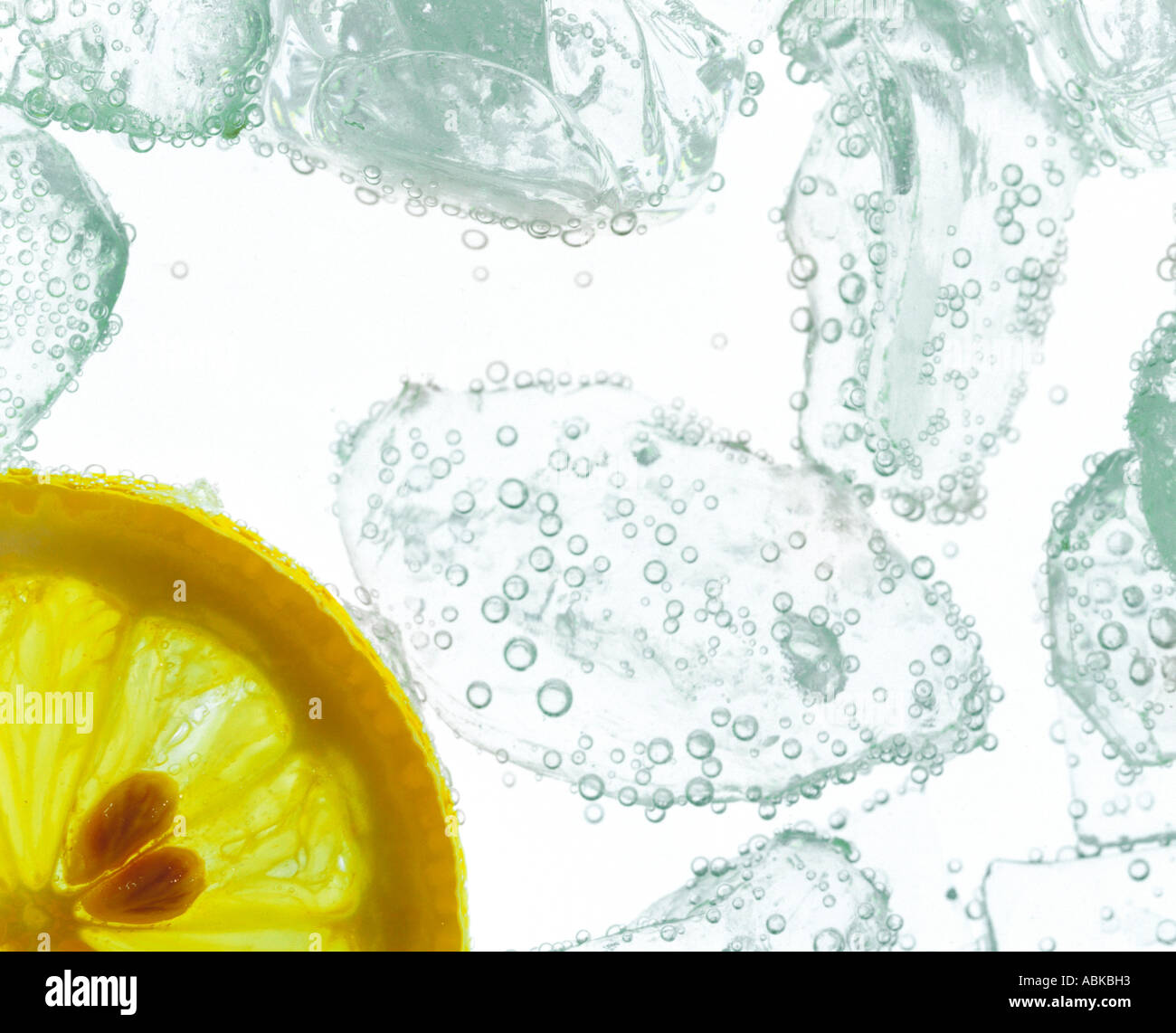Ice and lemon Stock Photo - Alamy