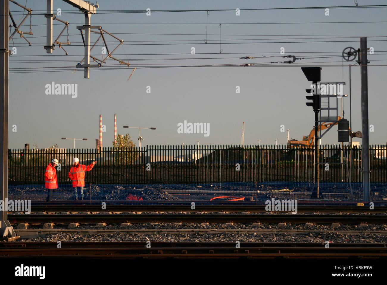 Men working on railway hi-res stock photography and images - Alamy