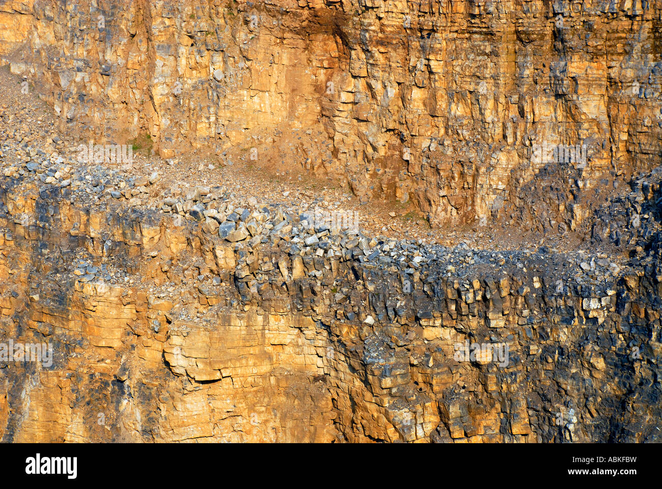 Limestone quarry face hi-res stock photography and images - Alamy