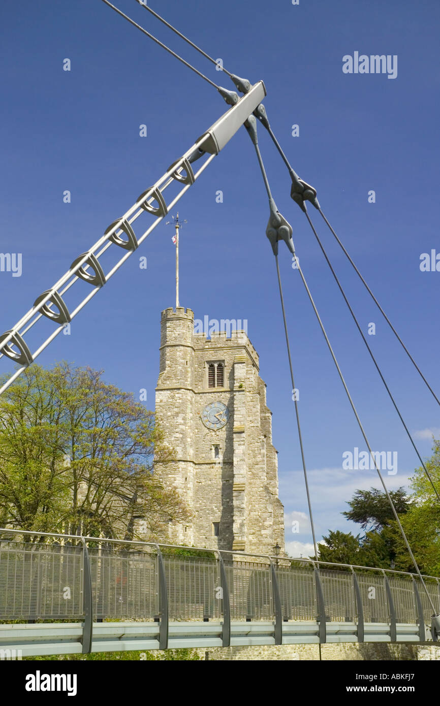 Medway footbridge hi-res stock photography and images - Alamy
