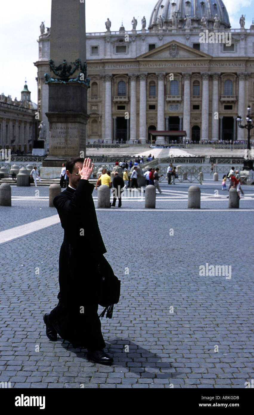 Roman catholic priest hi-res stock photography and images - Alamy