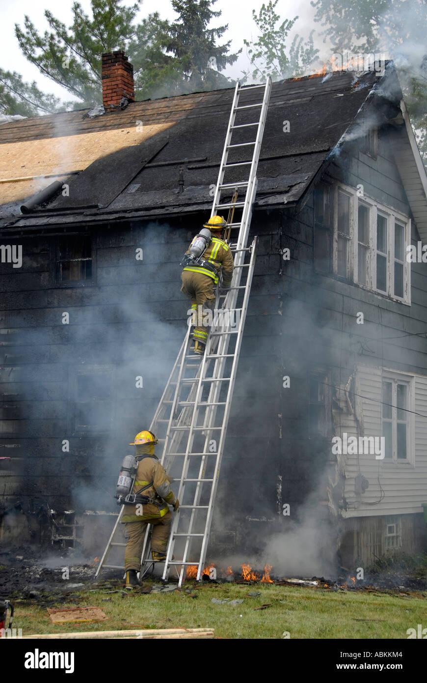 Firefighter work protect home hi-res stock photography and images - Alamy