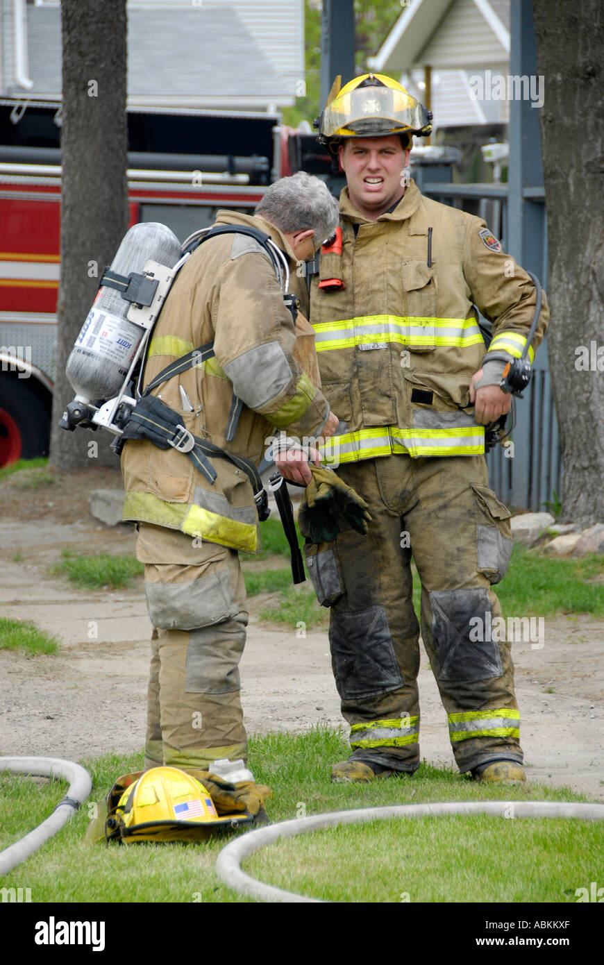 Firefighter work protect home hi-res stock photography and images - Alamy