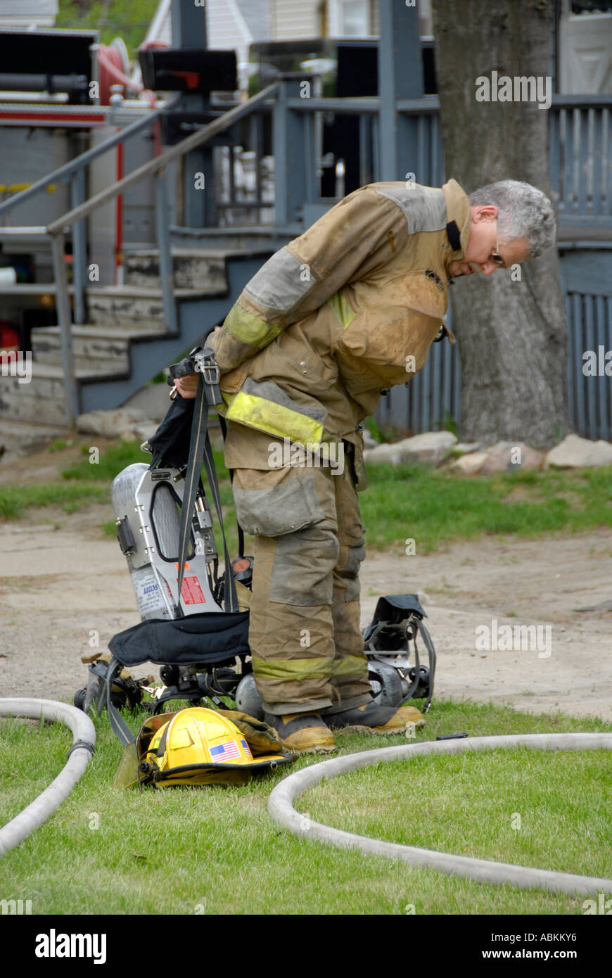 Firefighter work protect home hi-res stock photography and images - Alamy
