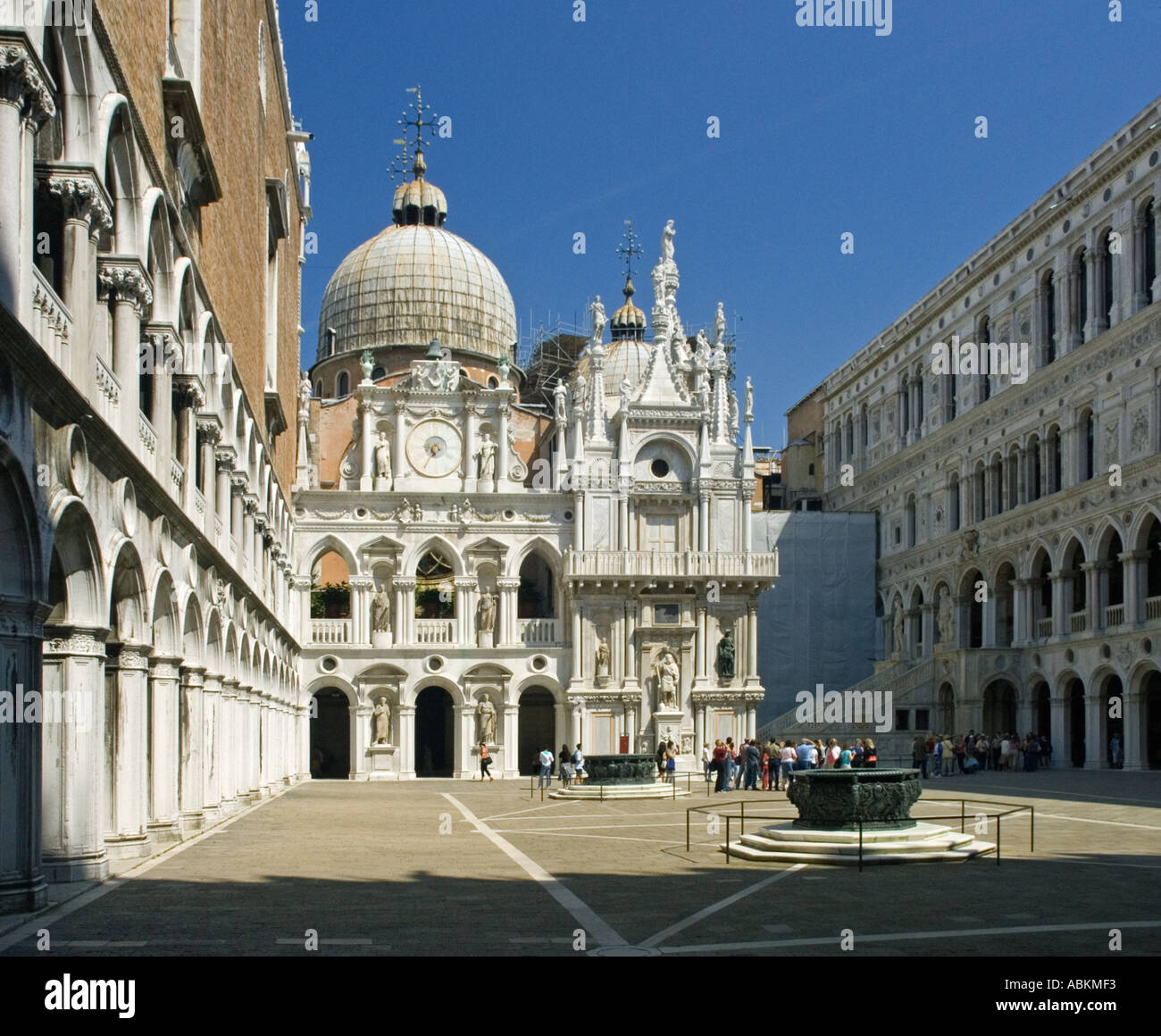 the Doge's Palace in Venice - interior courtyard Stock Photo - Alamy