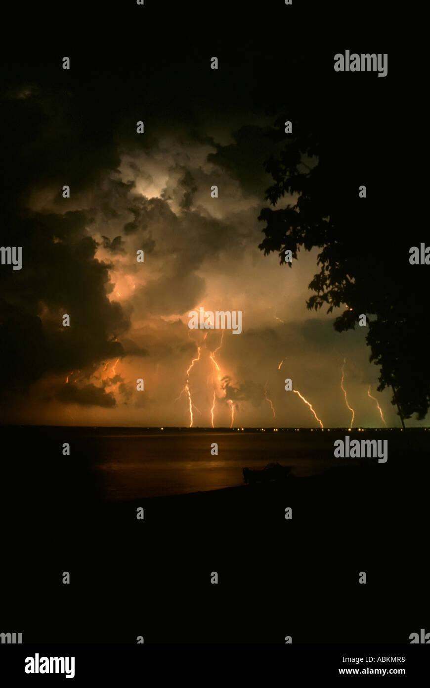 Thunder and lightening storm hi-res stock photography and images - Alamy