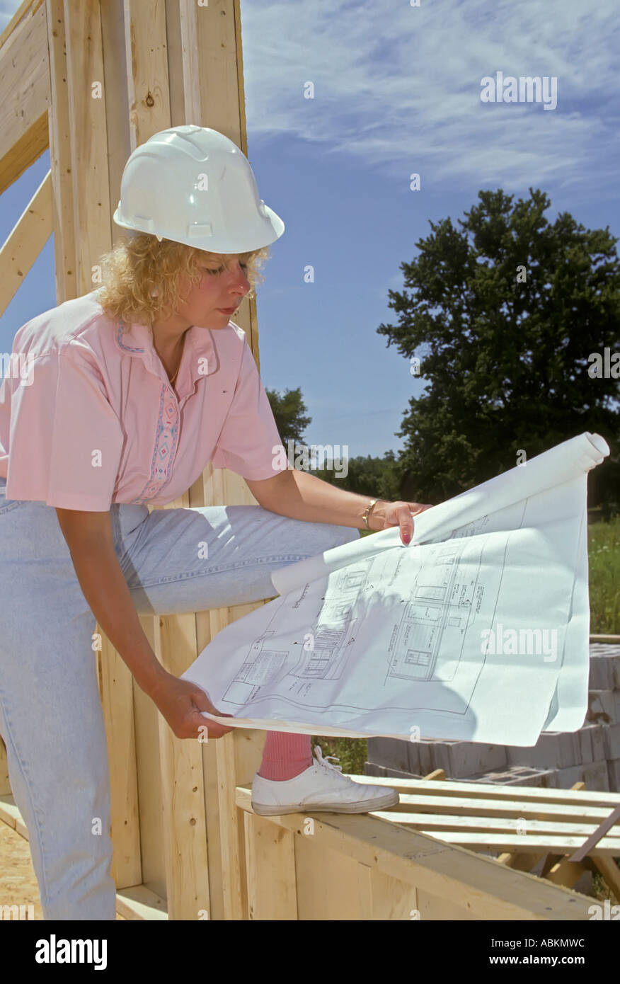 New home construction Stock Photo - Alamy