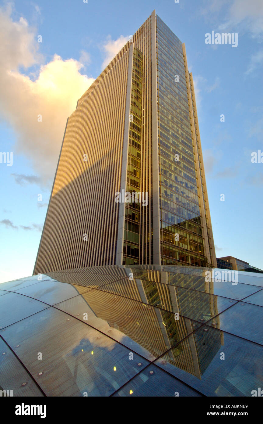 10 Upper Bank Street London United Kingdom Stock Photo - Alamy