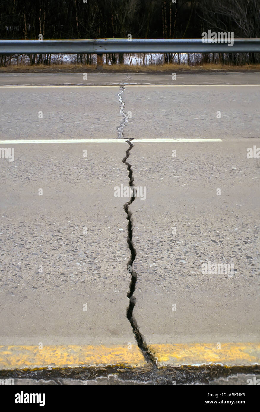 Road crack hi-res stock photography and images - Alamy
