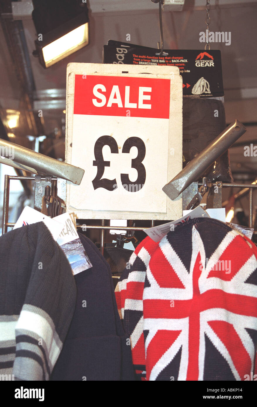 Sale sign three pounds and british flag Stock Photo - Alamy