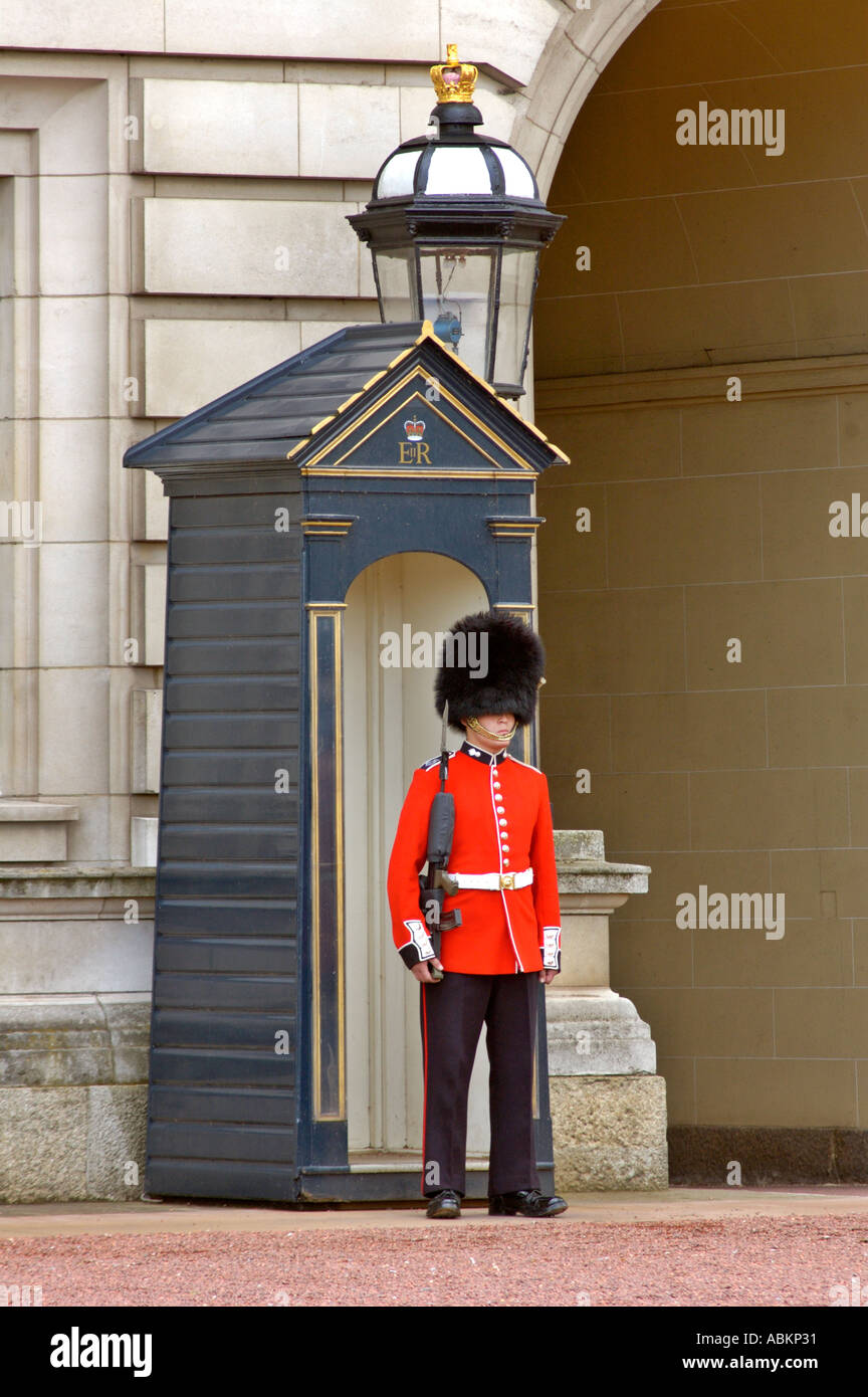 Black guardsman marching hi-res stock photography and images - Alamy