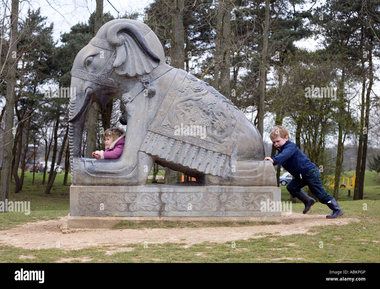 "Pushing" an elephant Stock Photo - Alamy