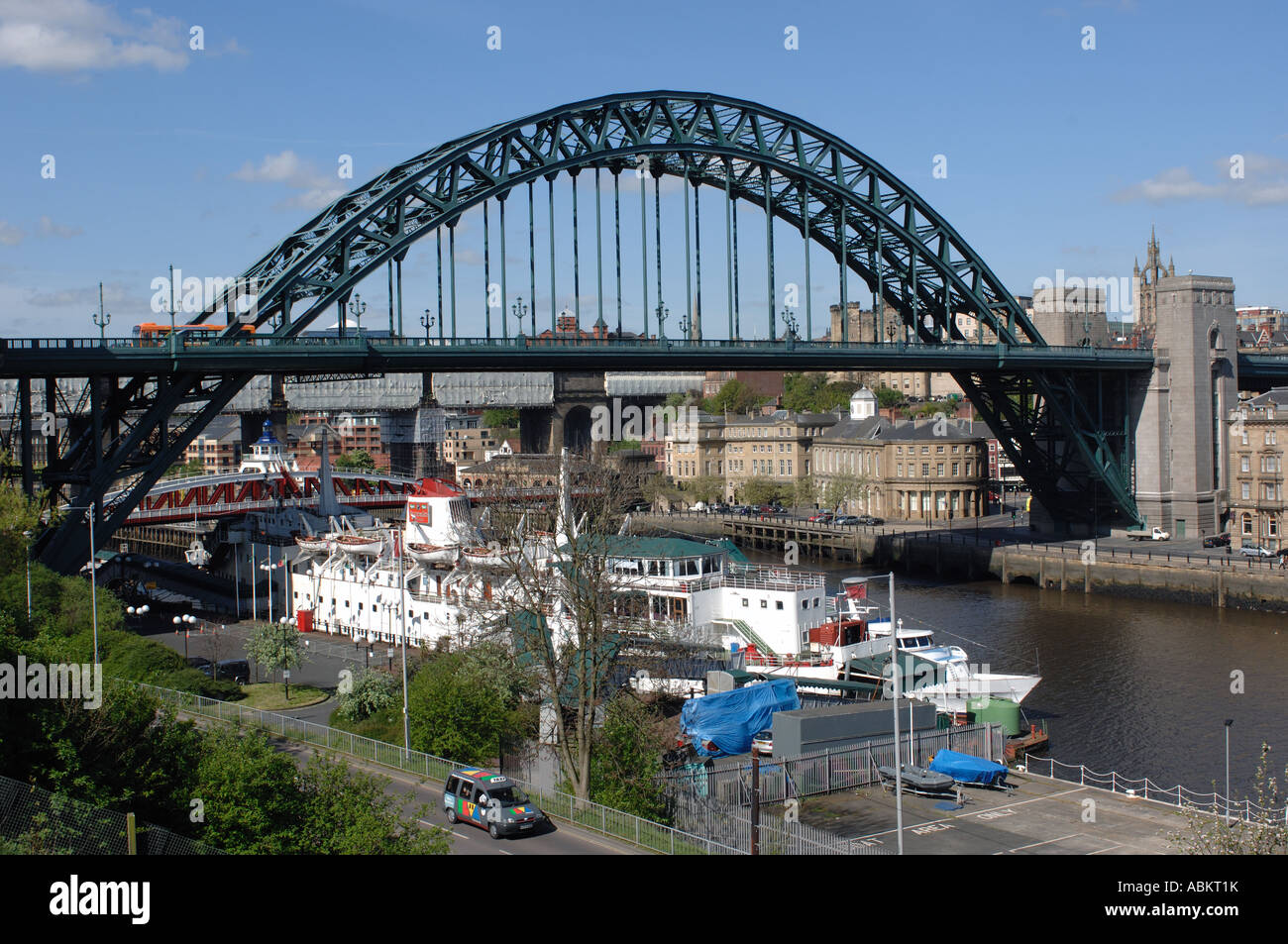 Compression arch suspended deck bridge hi-res stock photography and ...