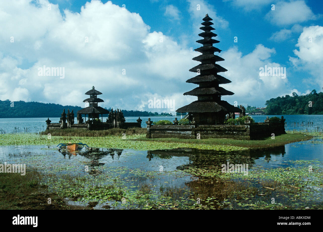 Balinese water temple, Lake Bratan Stock Photo - Alamy