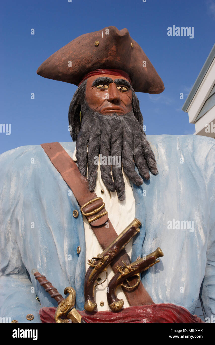 Sculpture of a pirate hi-res stock photography and images - Alamy