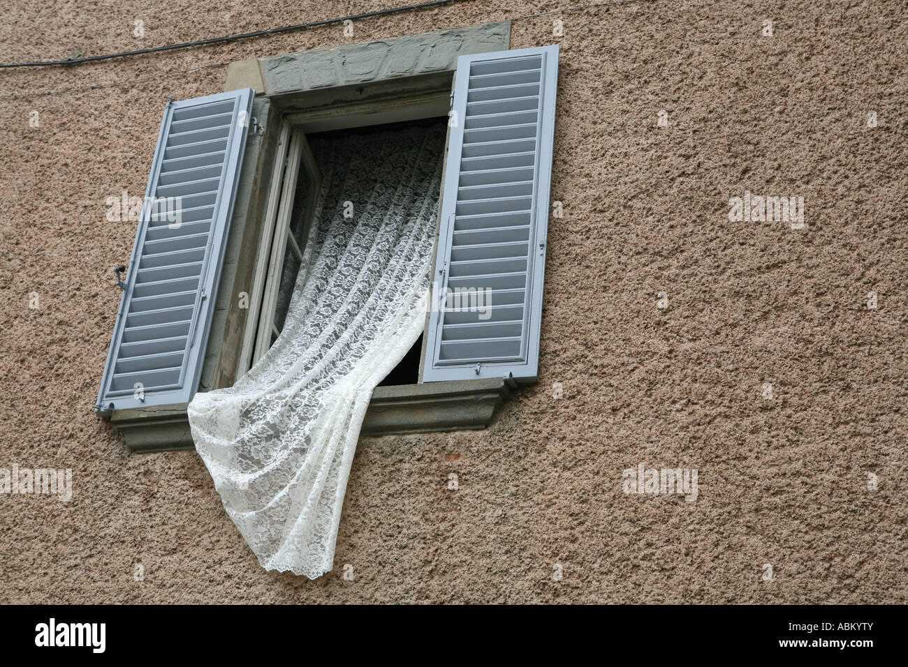 A window on a traditional Italian house in Tuscany Italy Stock Photo ...