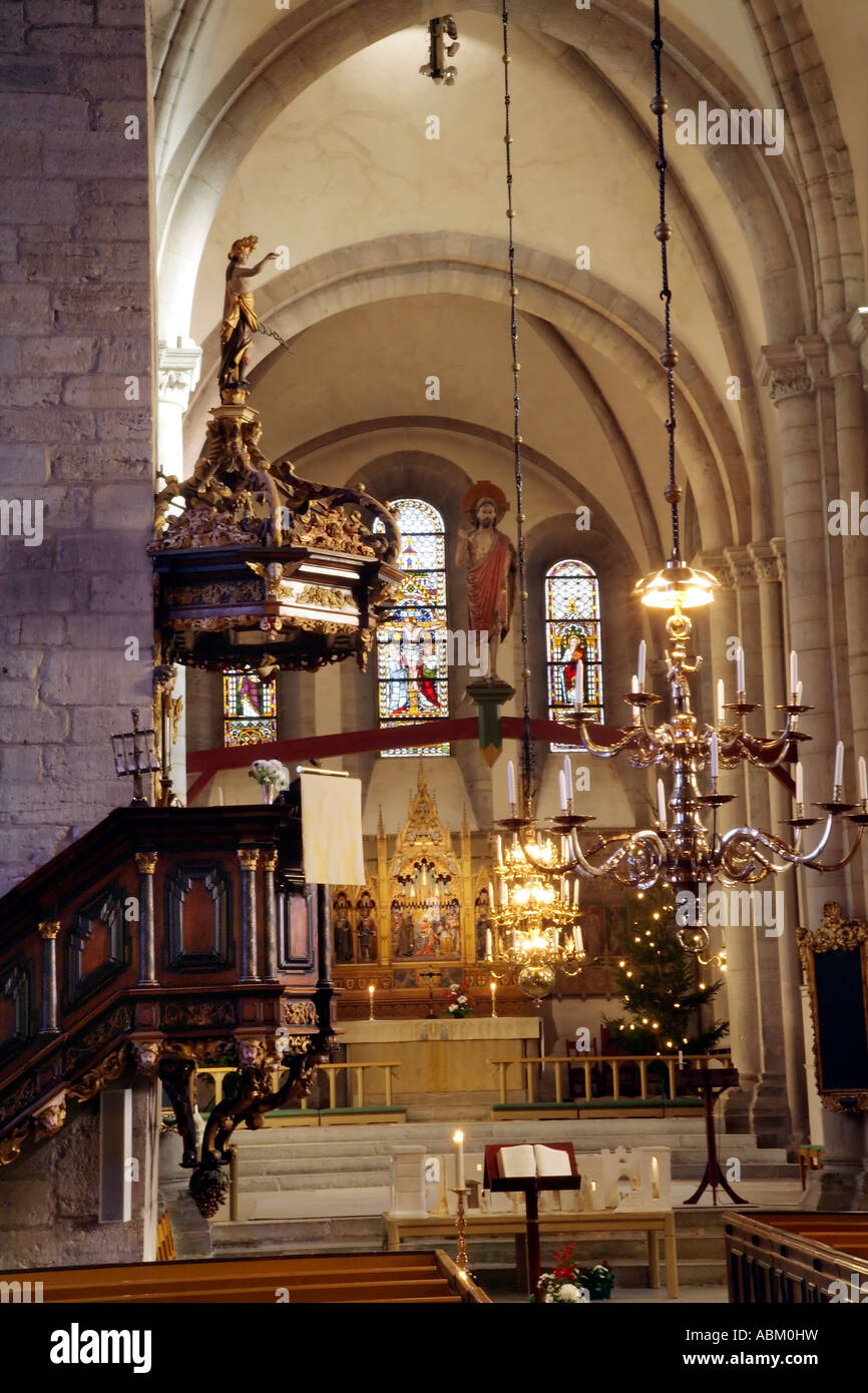 Altar lectern catholic church hi-res stock photography and images - Alamy