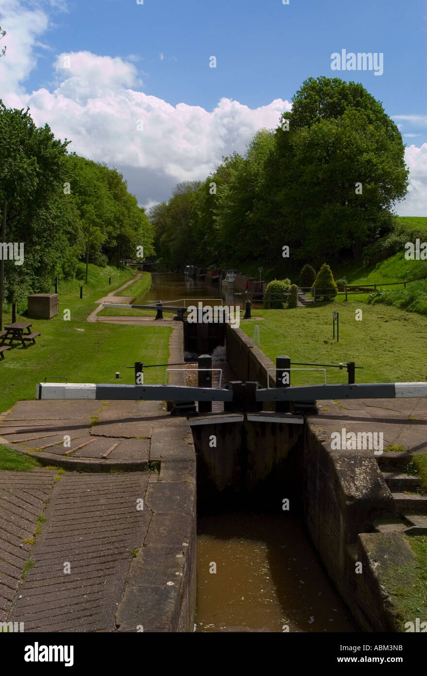 Lock gates on the Shropshire Union canal Stock Photo - Alamy