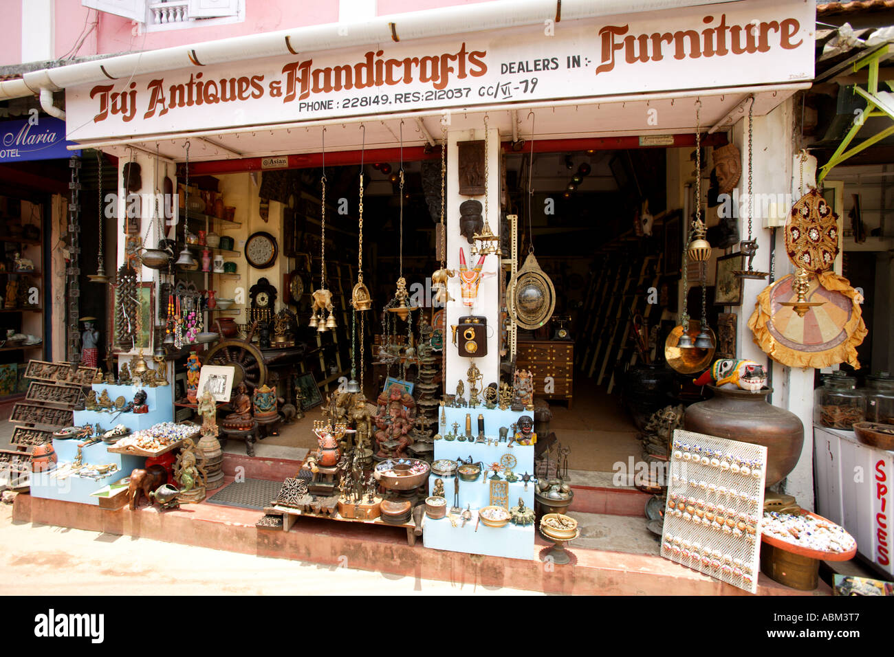 Antique Shop in Fort Cochin, Kerala, South India Stock Photo - Alamy