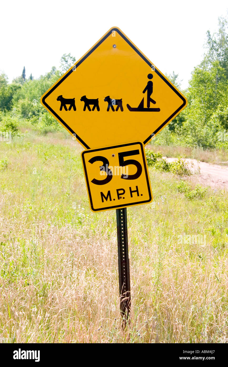 Dog warning sign vertical hi-res stock photography and images - Alamy