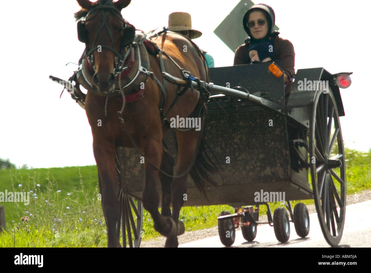 Amish carriage wheels hi-res stock photography and images - Alamy