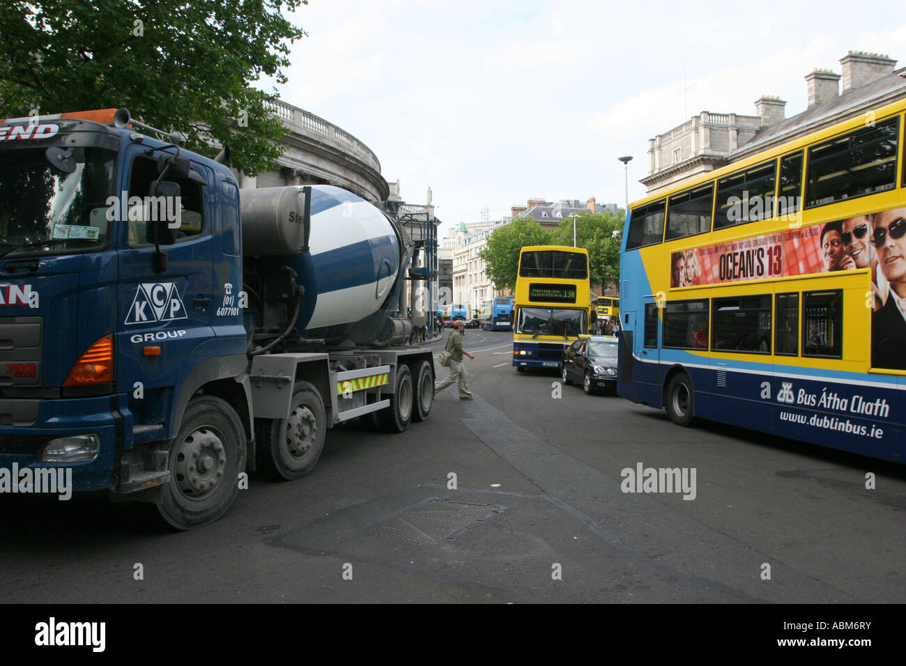 Traffic outside Trinity college Dublin Stock Photo - Alamy