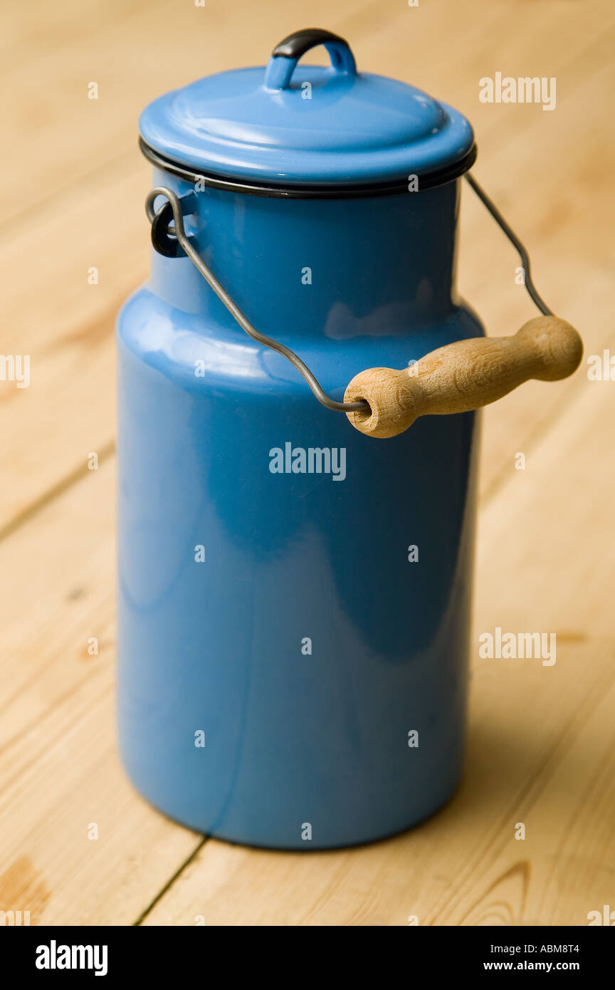 Milk pail hi-res stock photography and images - Alamy