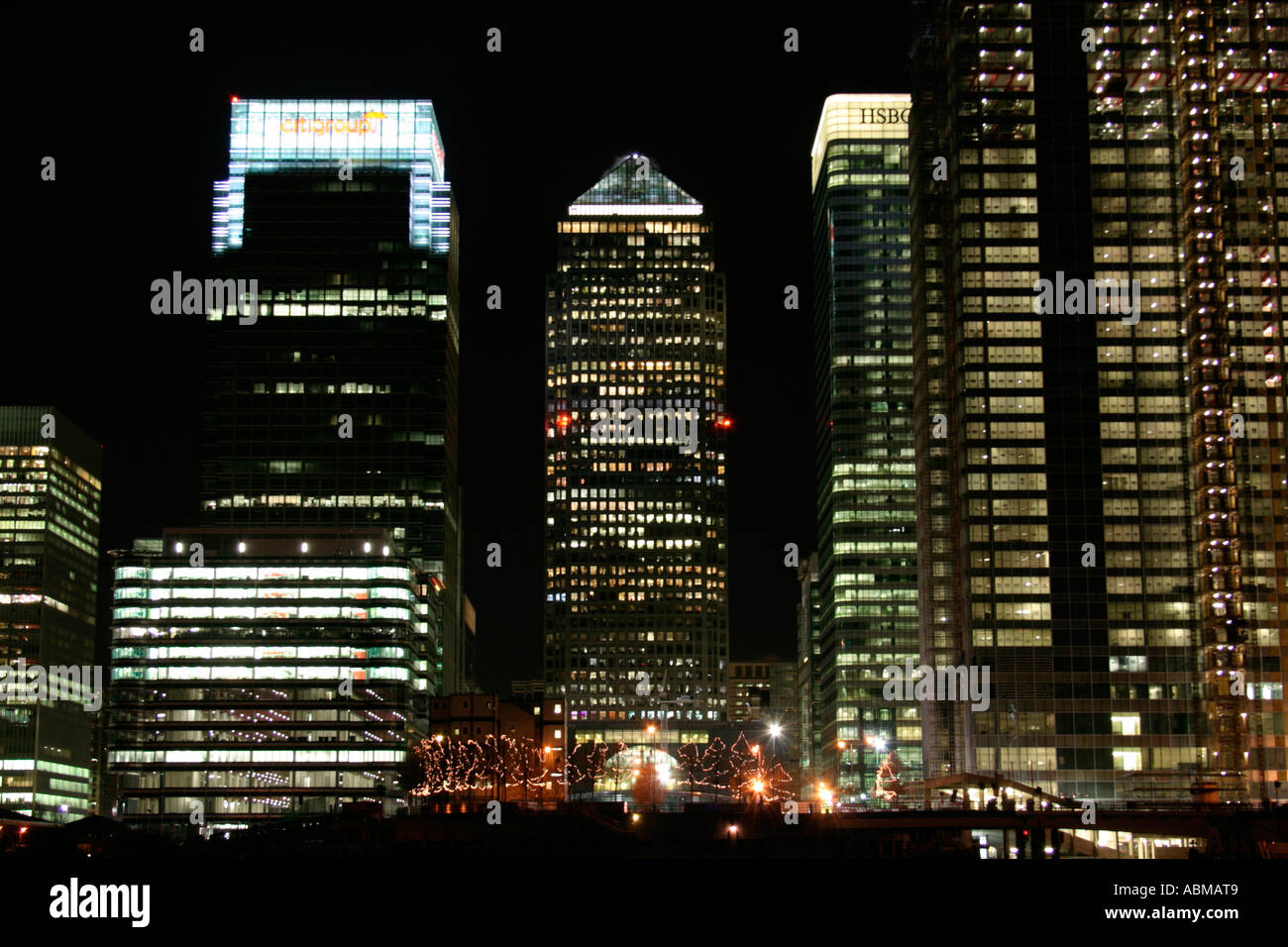 london docklands at night cityscape building canary wharf tower england ...
