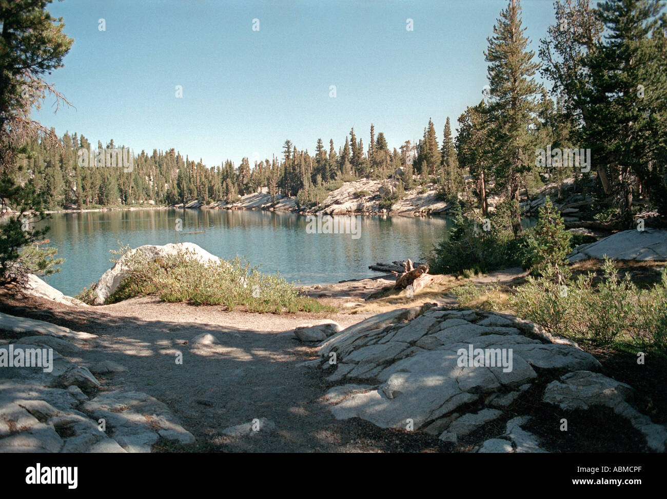 Clear mountain lakeof the Sierra Nevada Stock Photo - Alamy