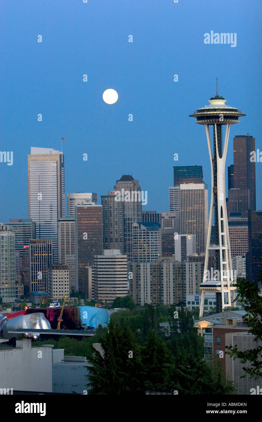 Full moon over the city of Seattle Washington Stock Photo - Alamy