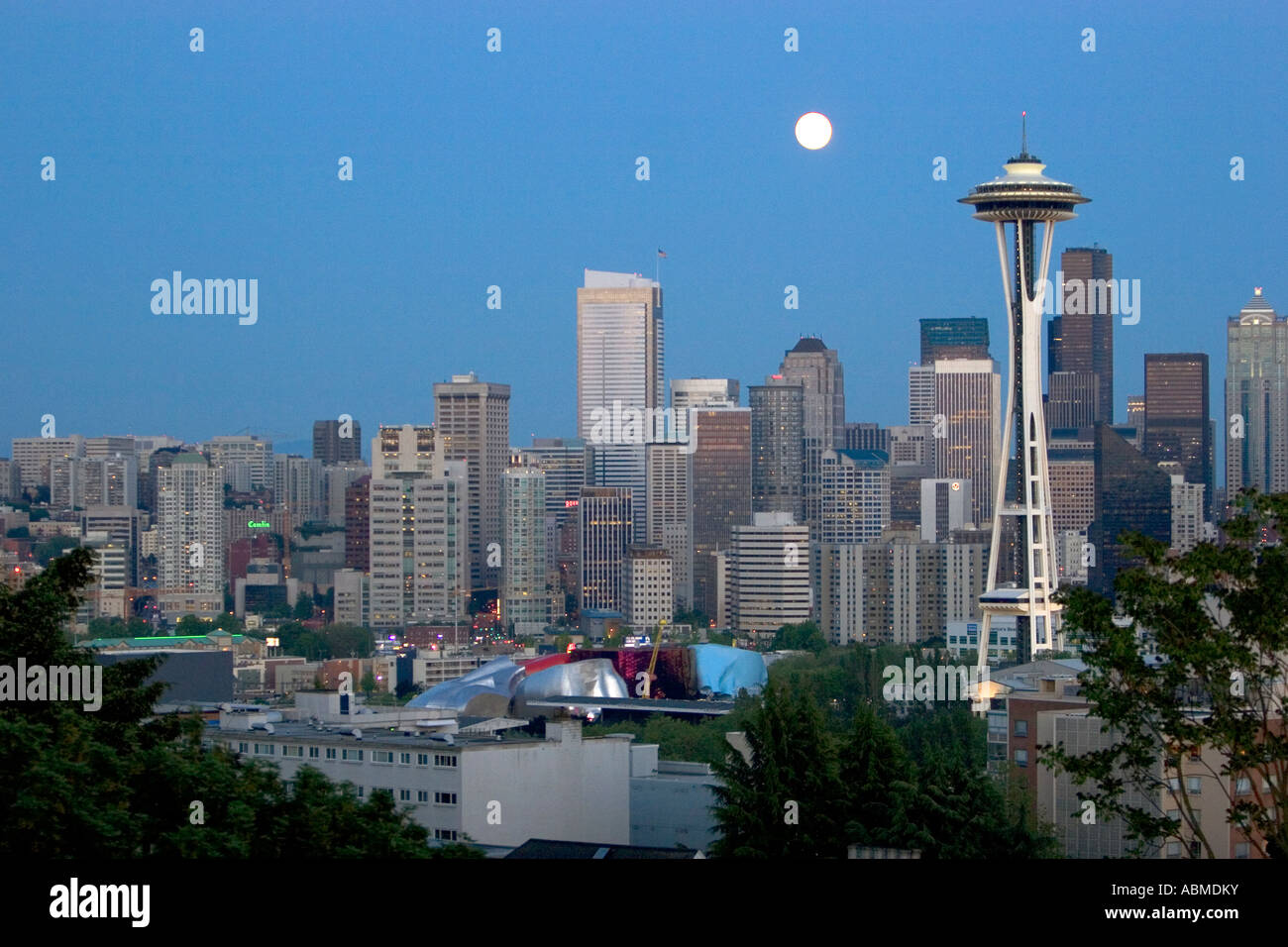 A full moon over the city of Seattle Washington Stock Photo - Alamy