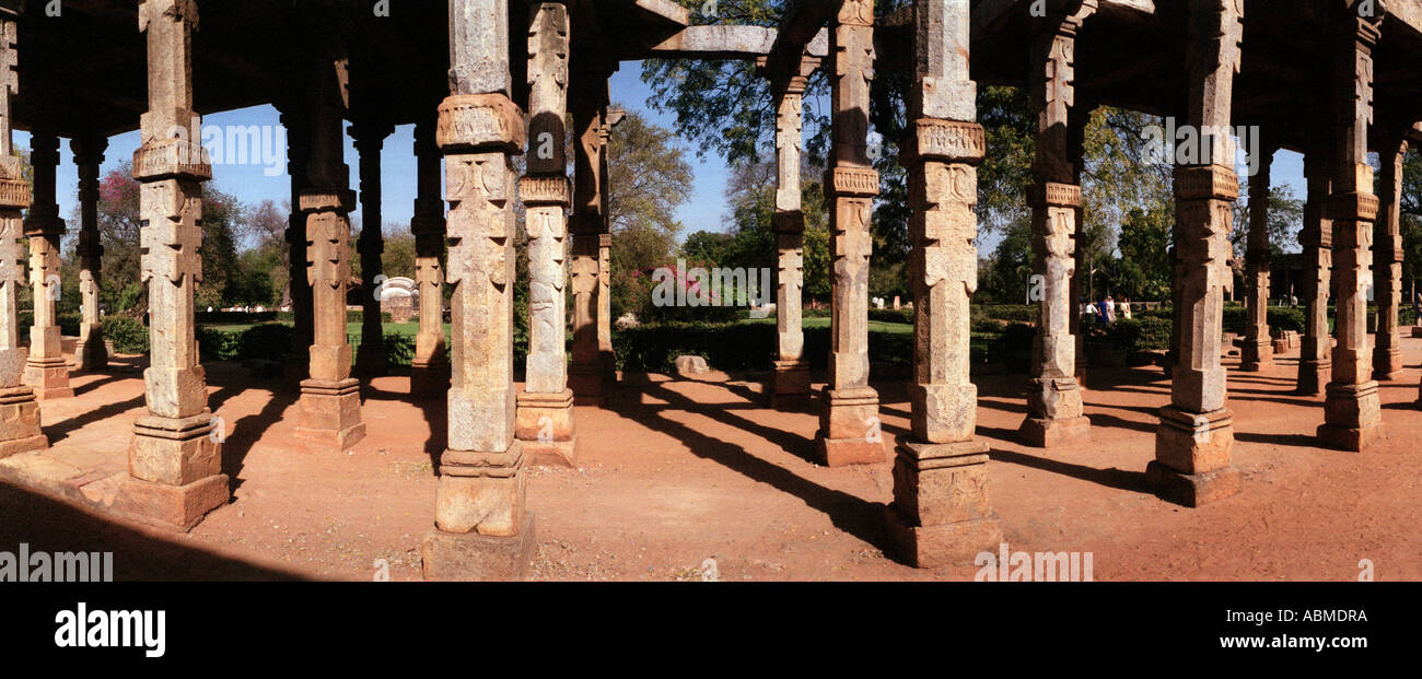 Cloisters mosque hi-res stock photography and images - Alamy