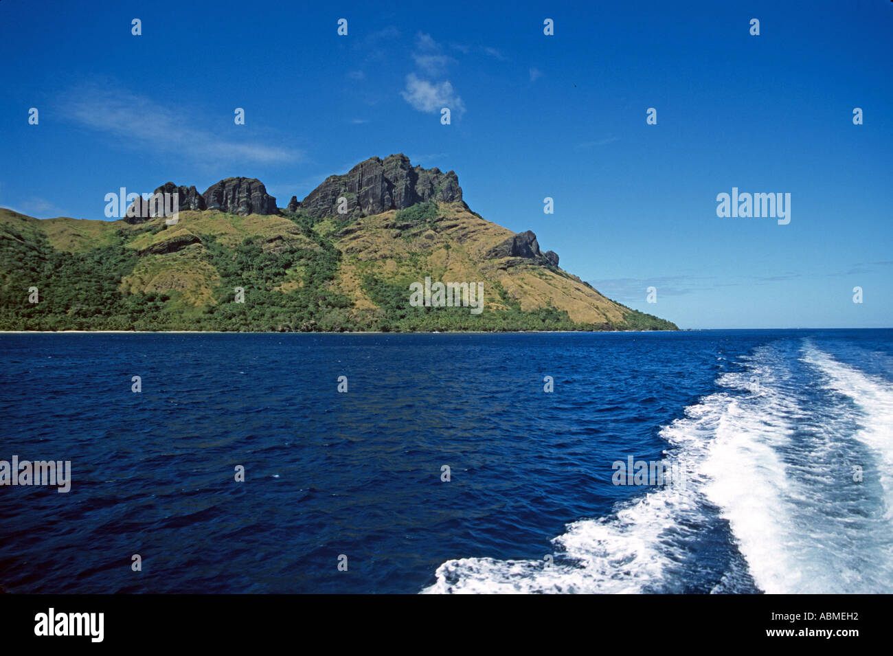 Wake of a large boat Stock Photo - Alamy