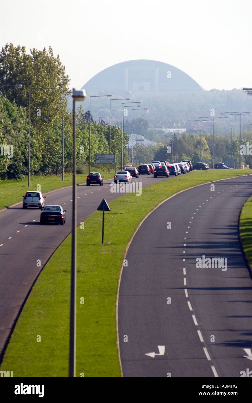 Central Milton Keynes road snow dome UK cars driving Central Milton ...