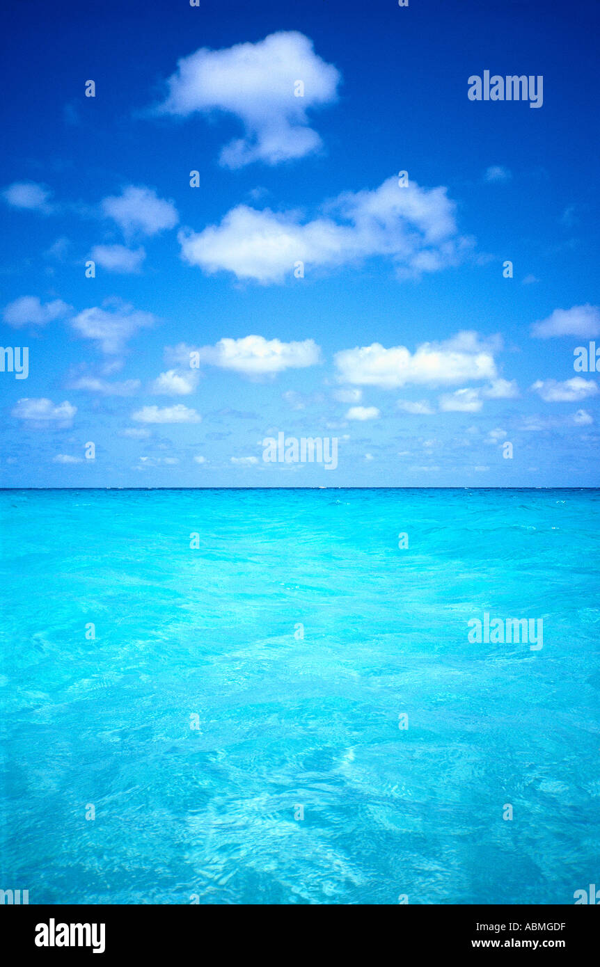 Bermuda blue lagoon hi-res stock photography and images - Alamy