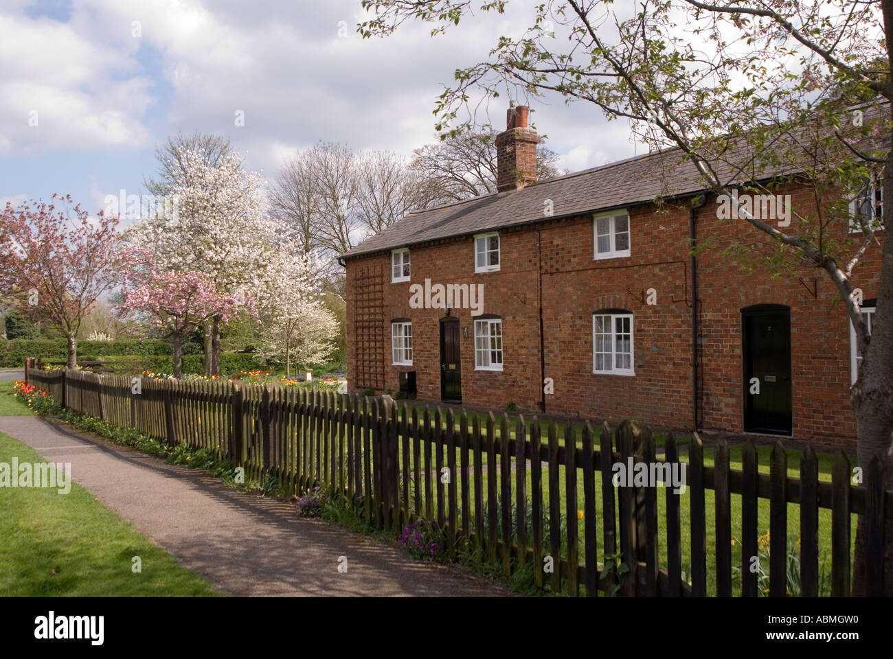 PICTURE CREDIT DOUG BLANE A traditional country house in Milton Keynes ...