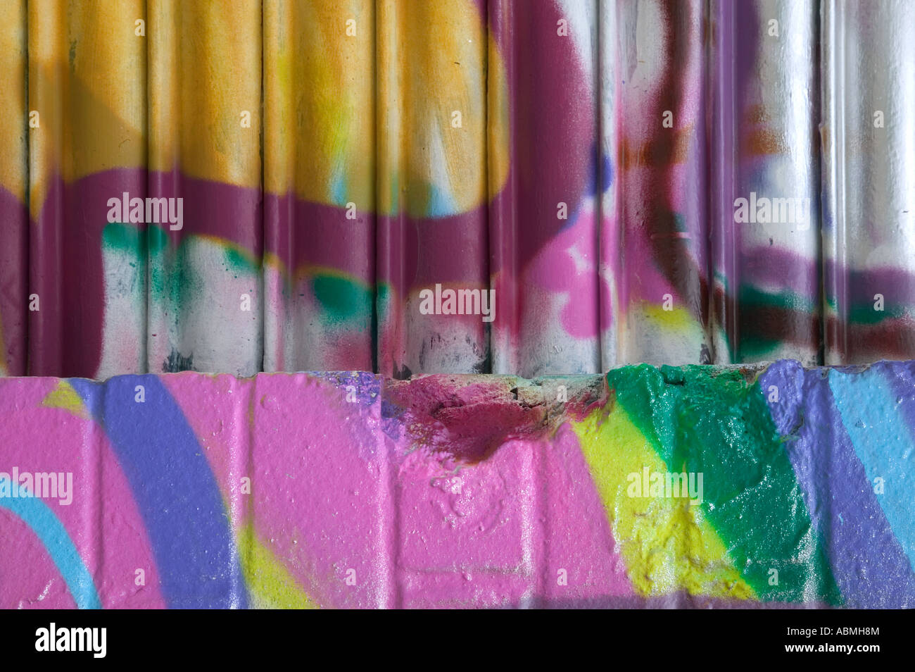 Graffiti on cladding hi-res stock photography and images - Alamy