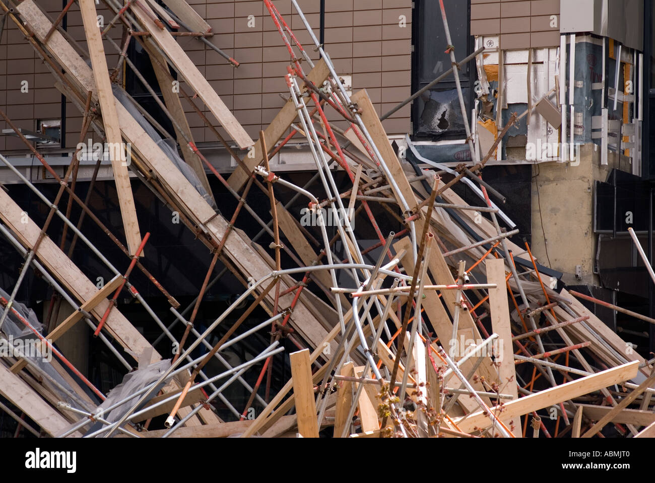 Scaffolding collapsed on the building site on the new Jurys Inn Hotel ...