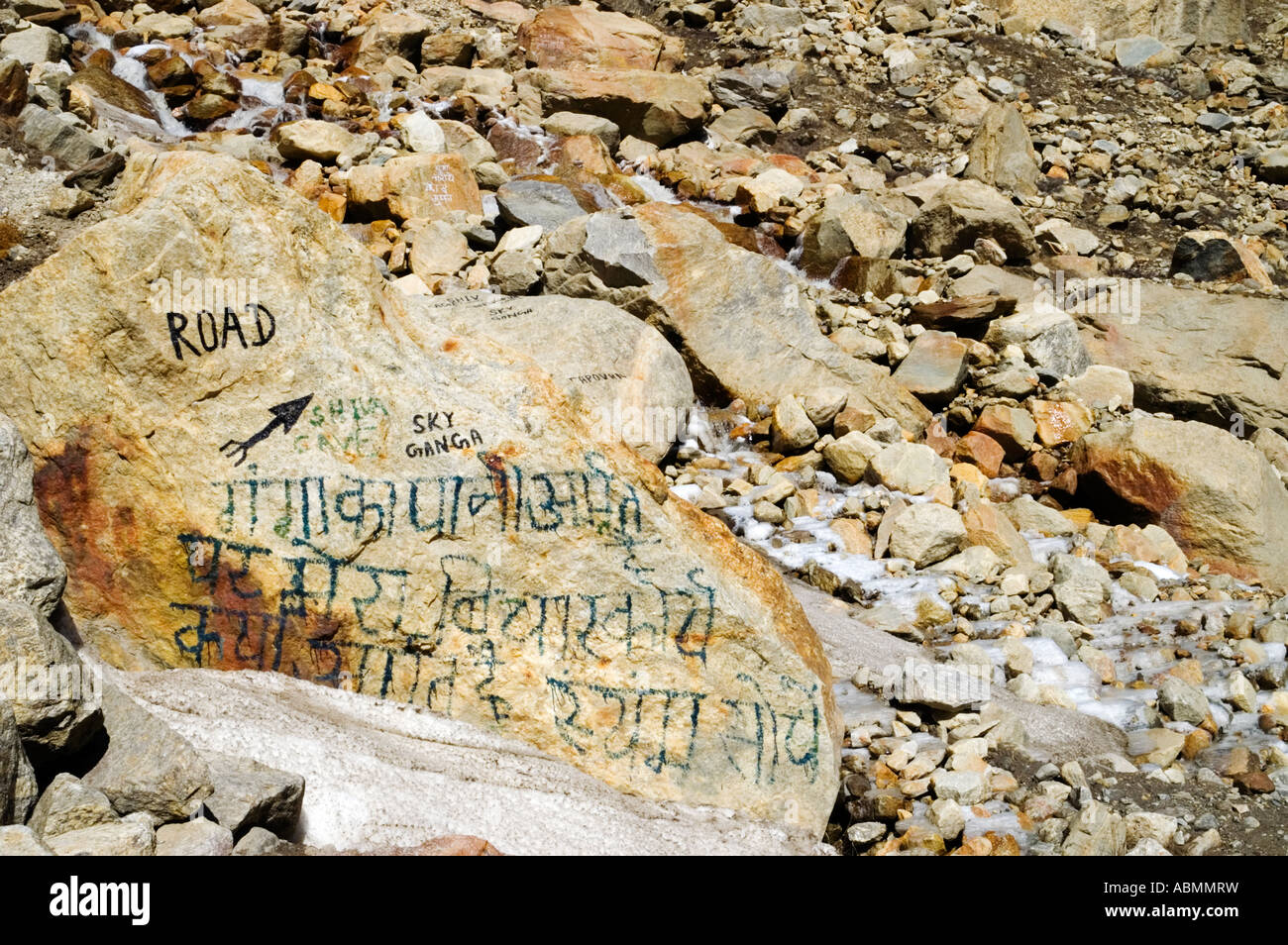 Road sign in Indian Himalayas Stock Photo - Alamy
