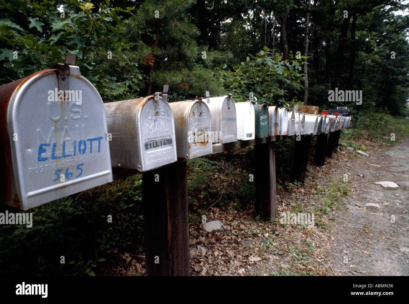 Mailboxes communications mail us hi-res stock photography and images ...