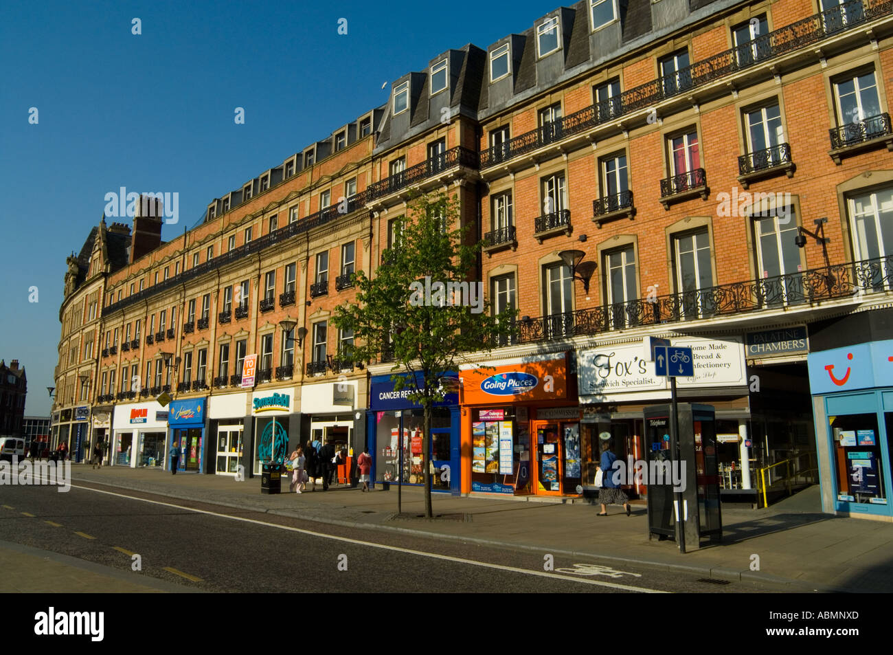 Shops on Pinstone St Sheffield Stock Photo - Alamy