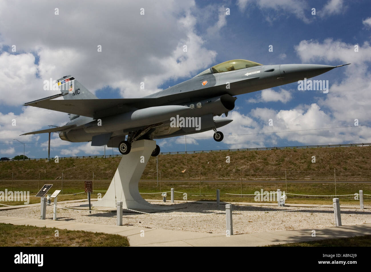 General Dynamics F16 Fighting Falcon Single seat jet fighter 56th ...